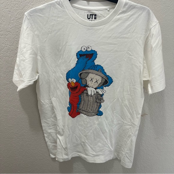 Uniqlo x KAWS | Shirts | Kaws X Uniqlo X Sesame Street Companion Trash ...